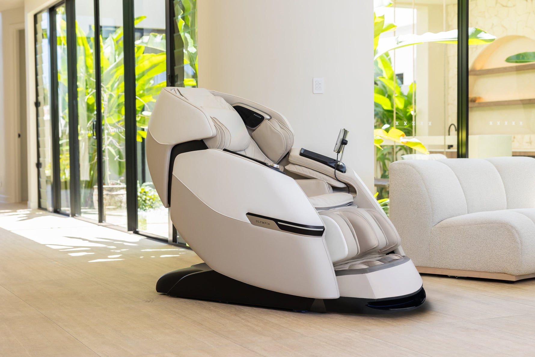 Zeus Athletica Massage Chair | Olympia Performance & Recovery
